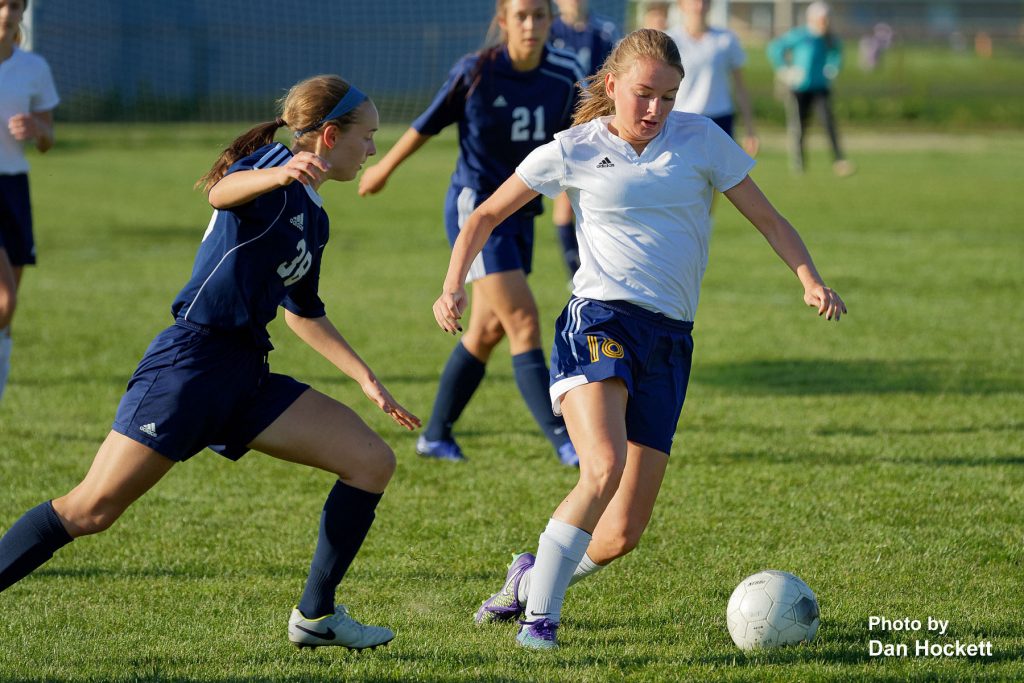 Nikes down Regina, 3-1 – West Burlington, Iowa