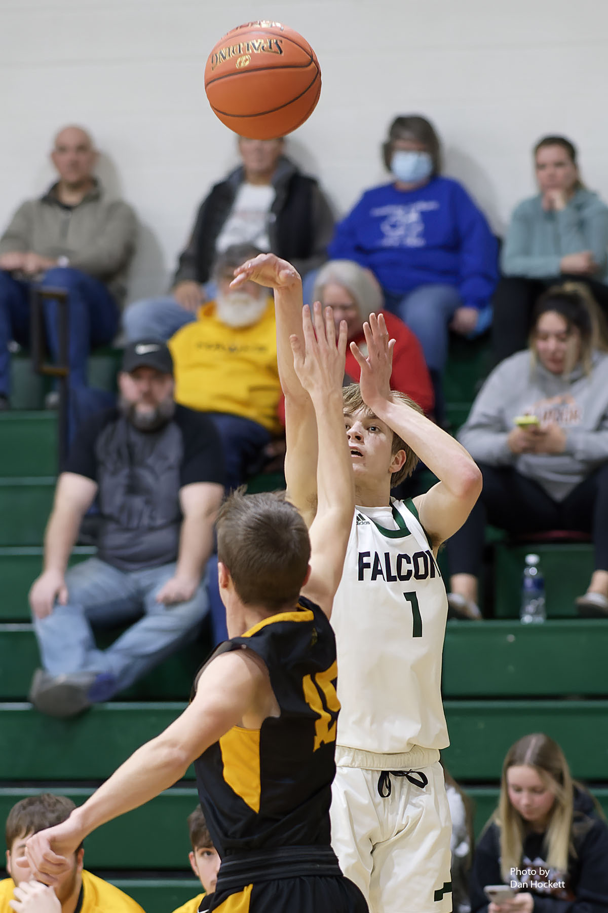 Falcons oust Hawks, 63-29 – West Burlington, Iowa